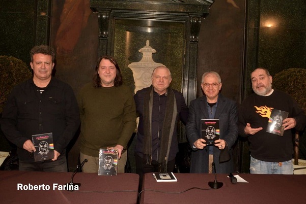 Se presentó ‘Castilladas’, cuarto libro del actor Carles Castillo